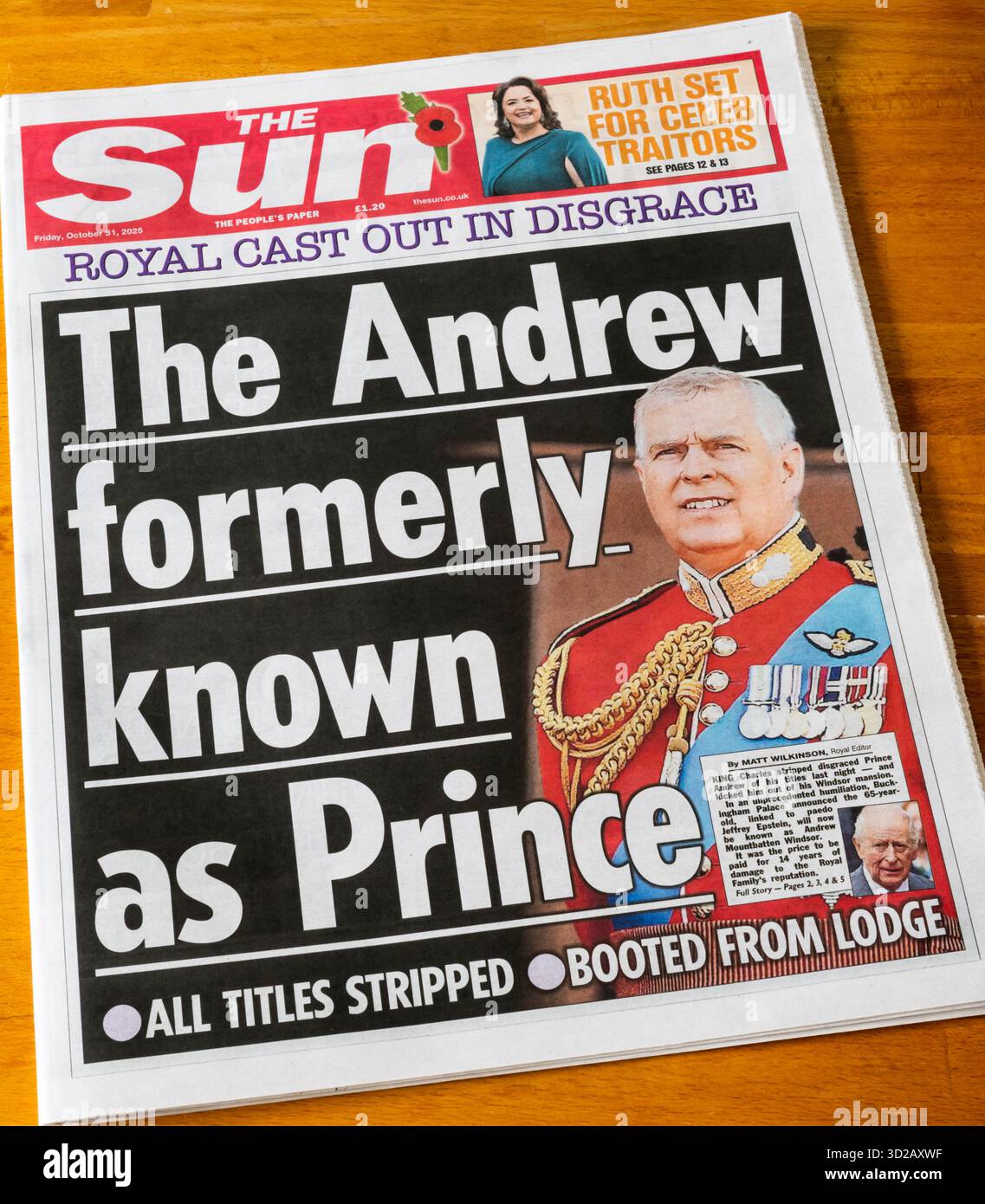 Andrew mountbatten windsor newspaper front pages hi-res stock ...