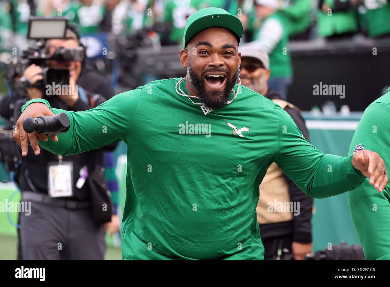 Philadelphia Eagles defensive end Brandon Graham (55) celebrates after ...