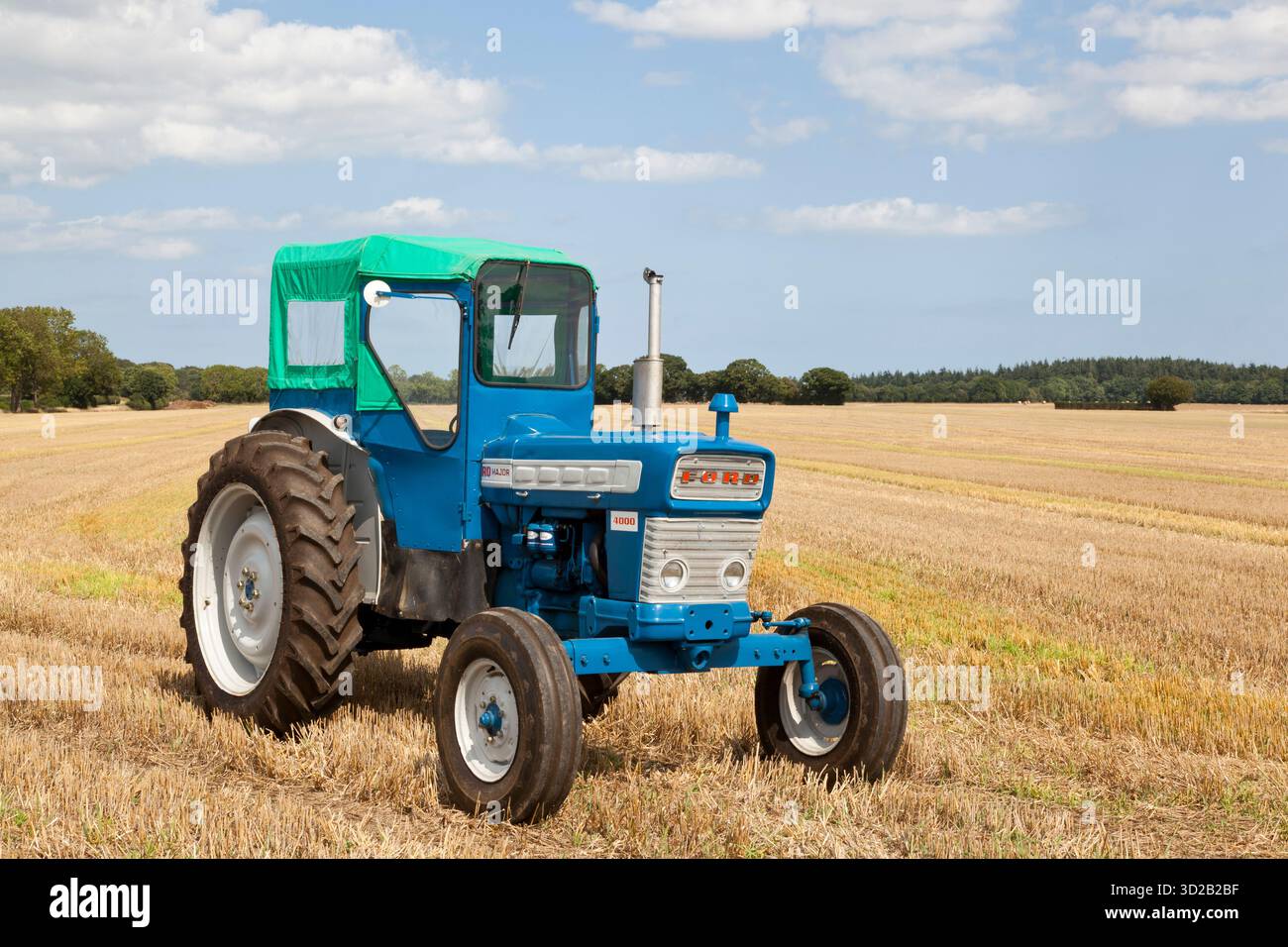 Ford 4000 classic tractor hi-res stock photography and images - Alamy