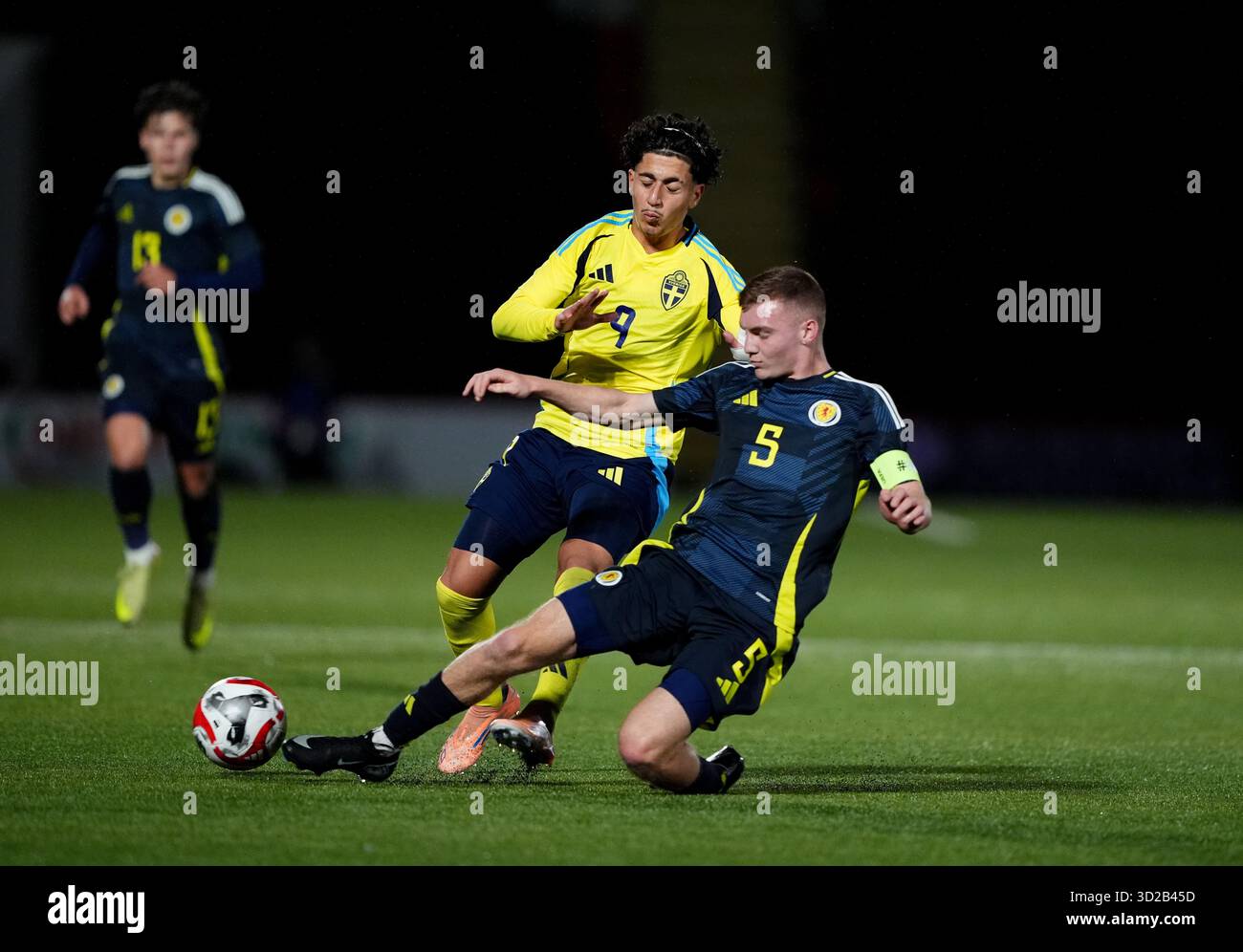 Sweden's Rayan Bardghji (left) and Scotland's Aaron Thomson (right ...