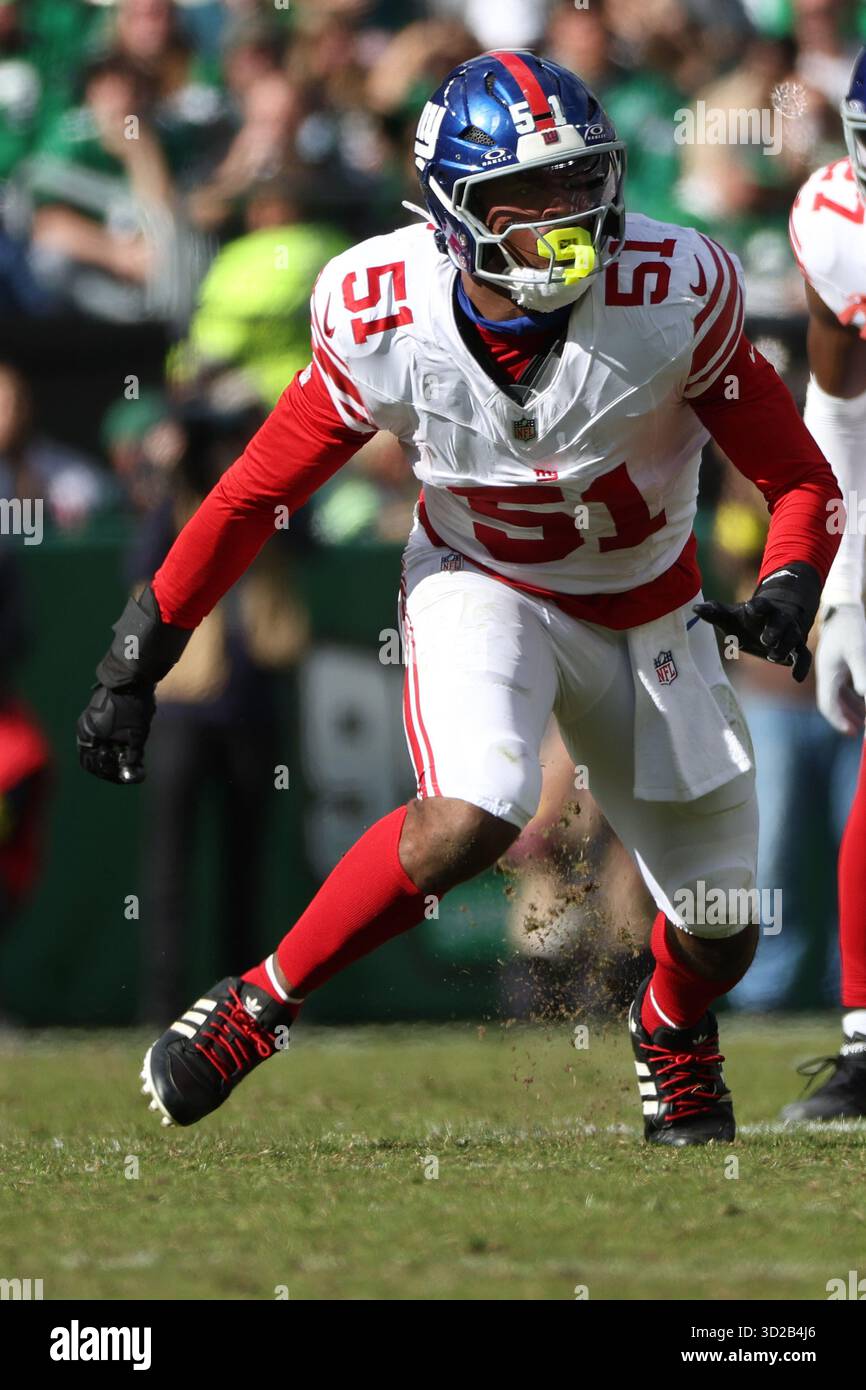New York Giants linebacker Abdul Carter (51) rushes during an NFL ...