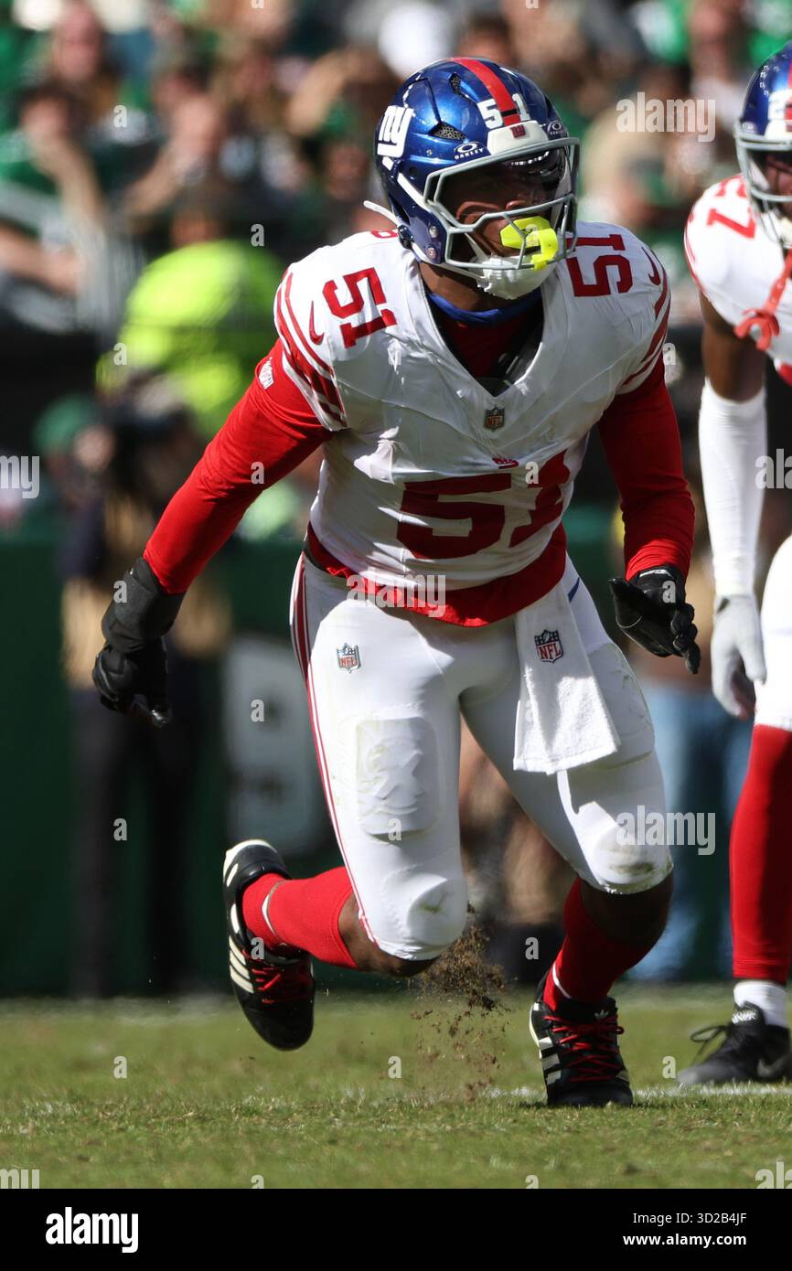 New York Giants linebacker Abdul Carter (51) rushes during an NFL ...