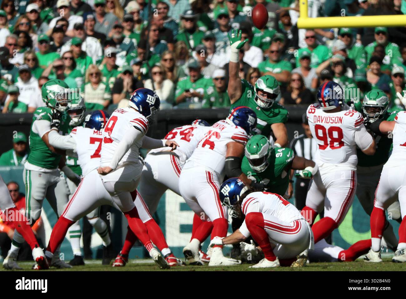 New York Giants kicker Graham Gano (9) kicks the ball during an NFL ...