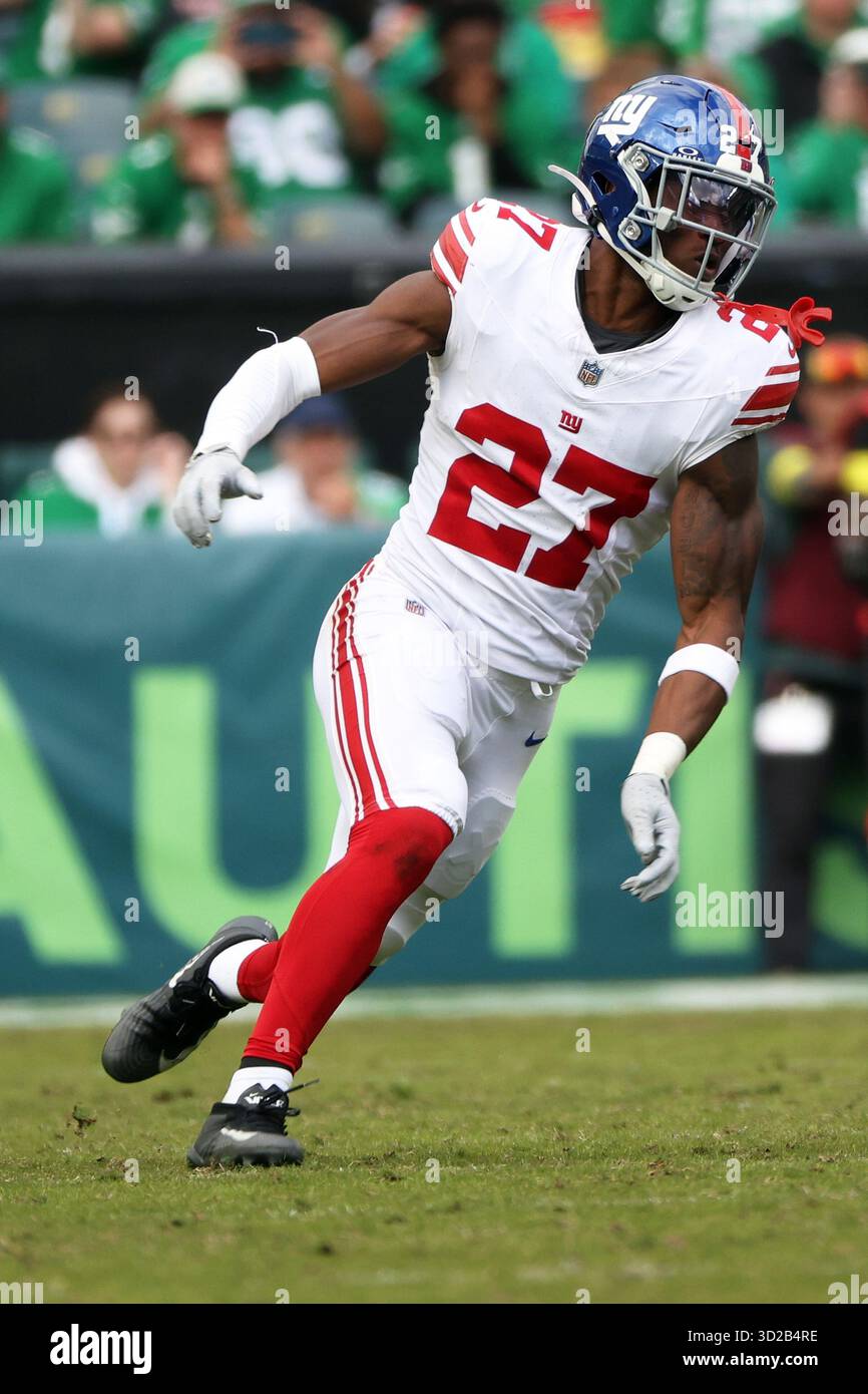 New York Giants safety Tyler Nubin (27) rushes during an NFL football ...