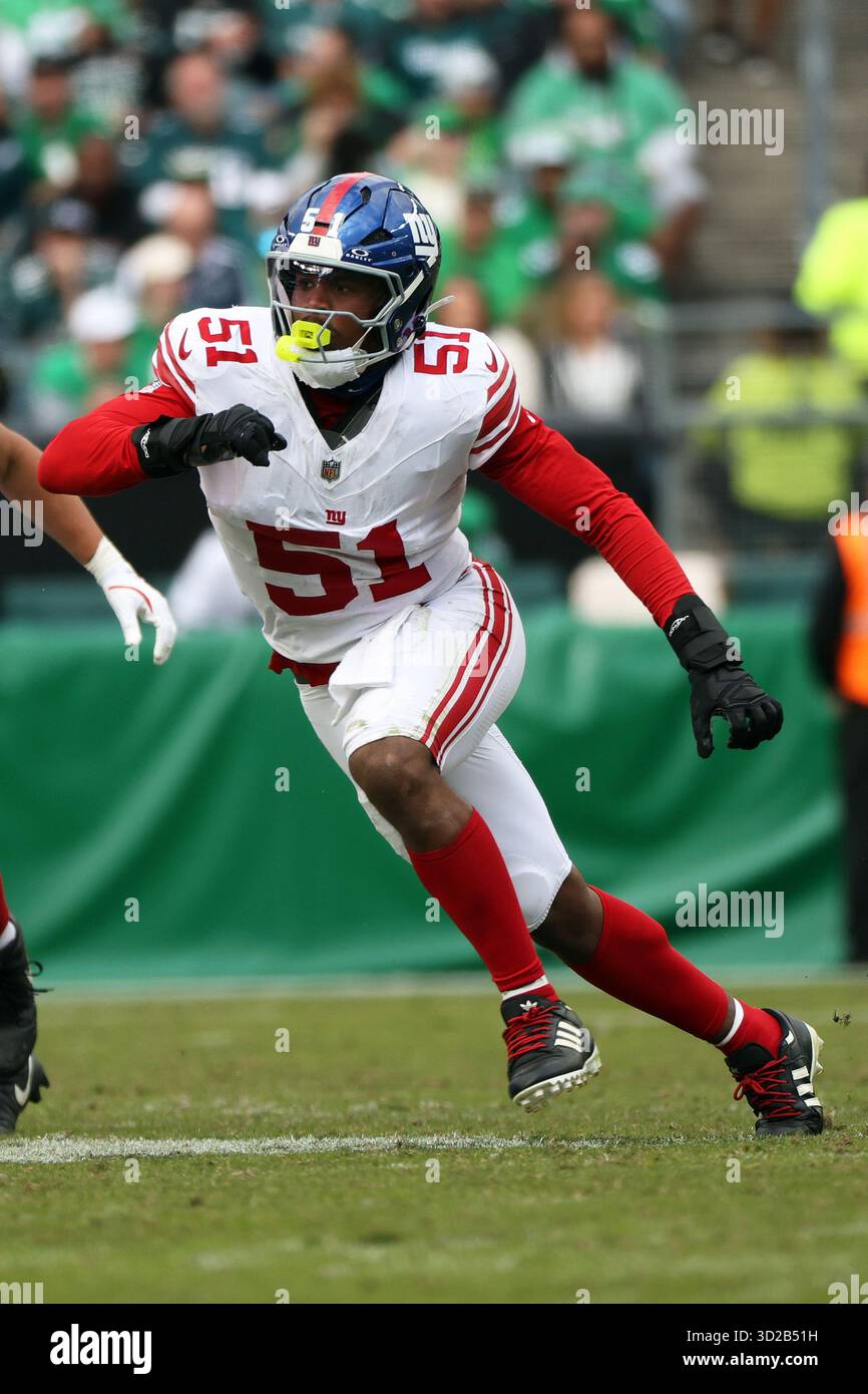 New York Giants linebacker Abdul Carter (51) rushes during an NFL ...