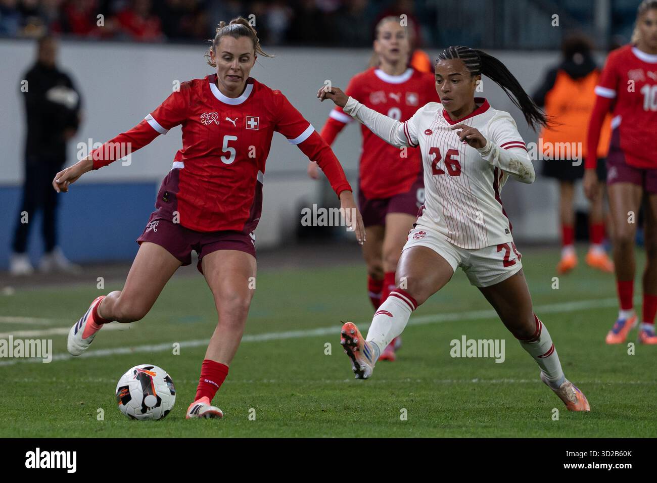 Duel between Noelle Maritz (5 Switzerland) and Mimi Alidou (26 Canada ...
