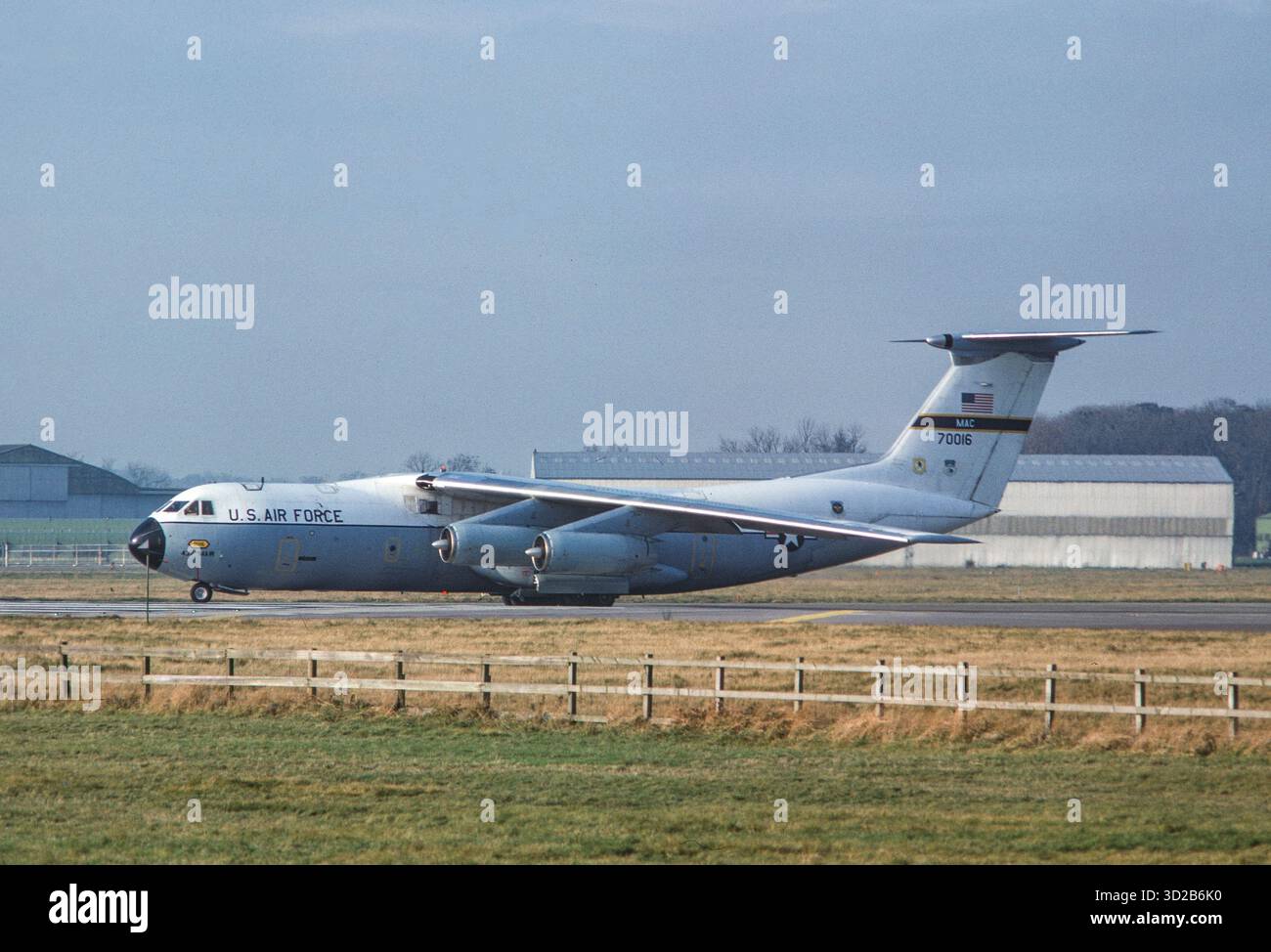 Vintage Lockheed C-141 Starlifter military long distance heavy load ...