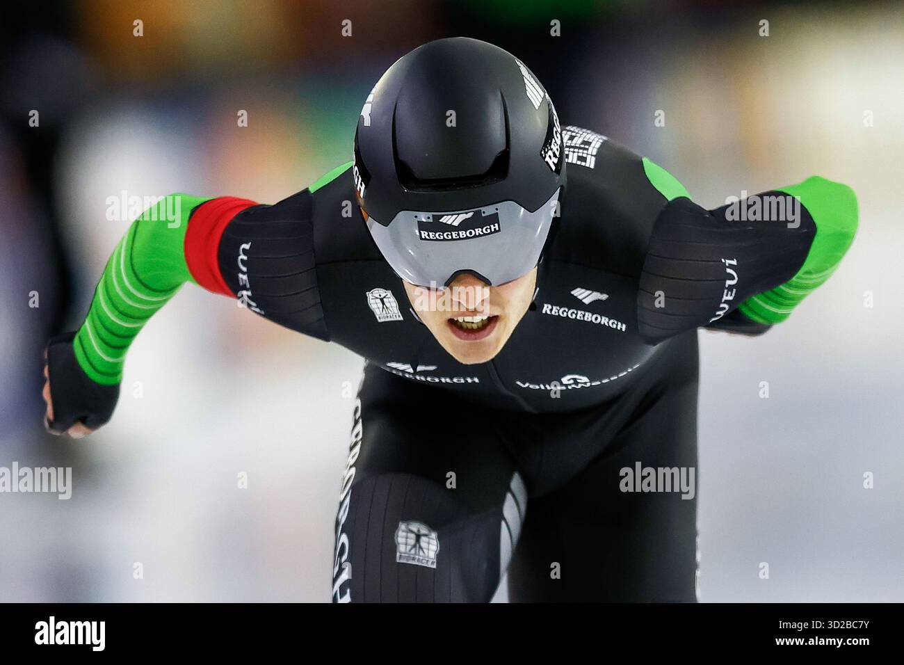 HEERENVEEN - Marcel Bosker in action in the men's 5,000 meters during ...