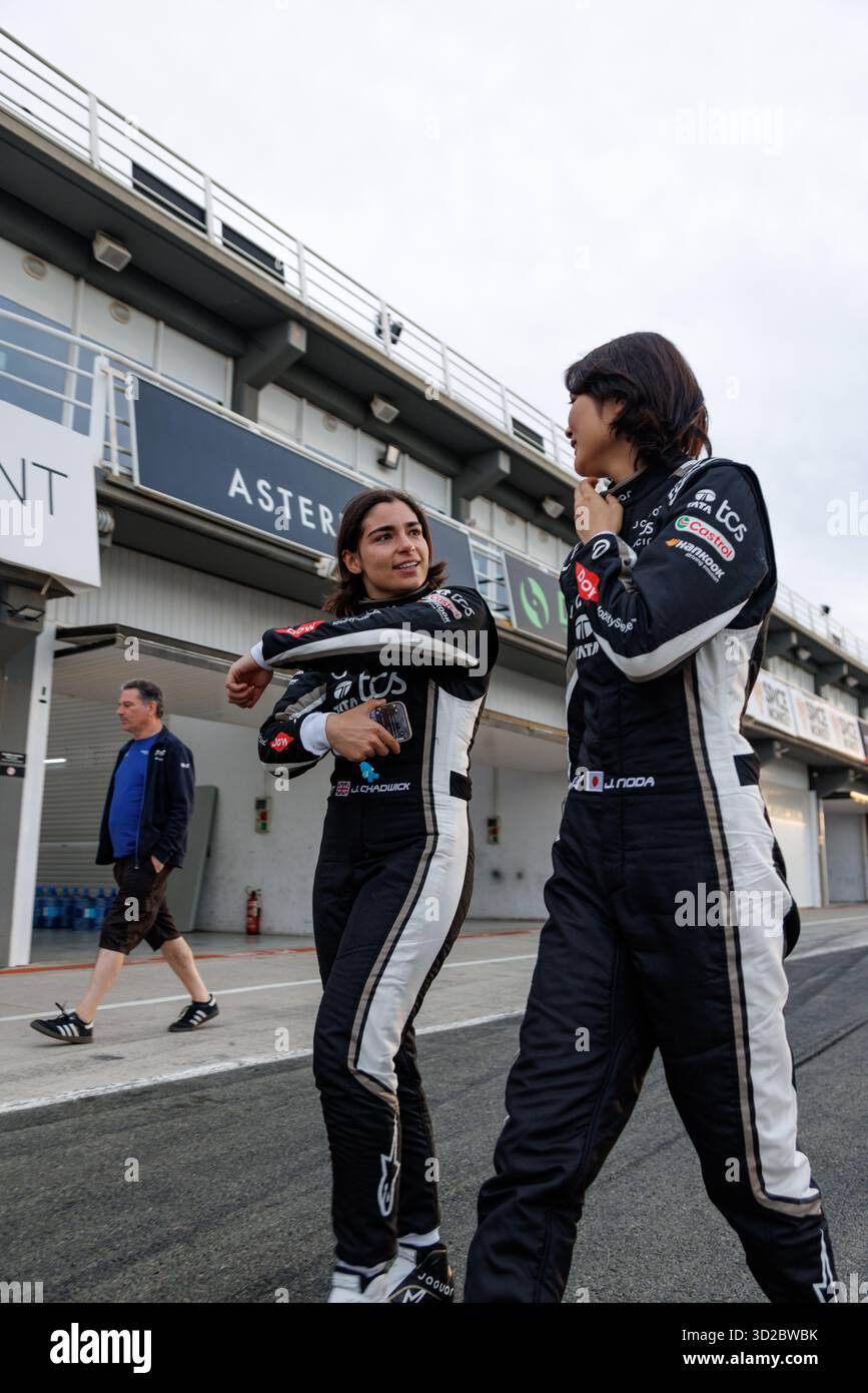 Valencia, Spain. 31st Oct 2025. Jamie Chadwick & Juju Noda of Jaguar ...