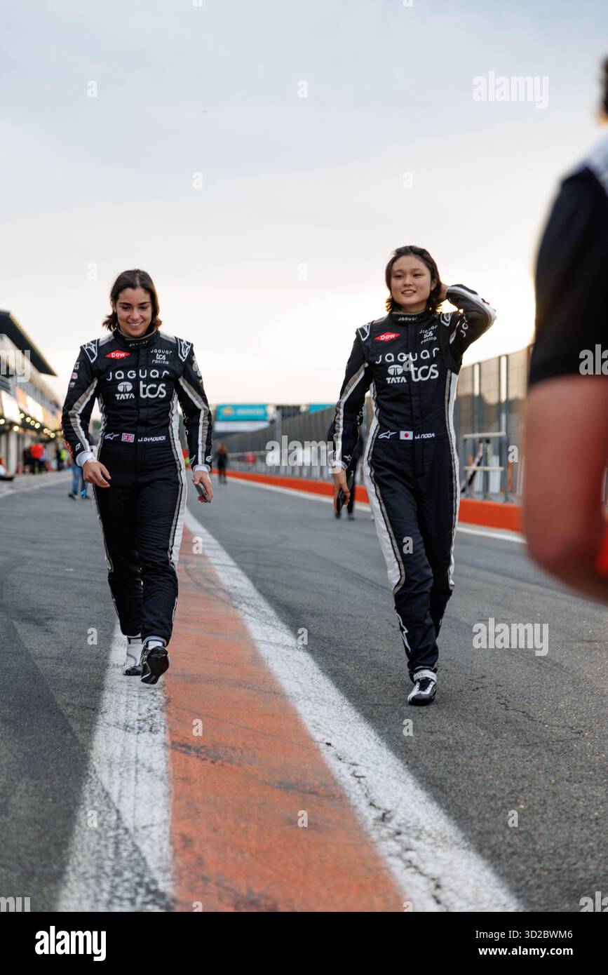 Valencia, Spain. 31st Oct 2025. Jamie Chadwick & Juju Noda of Jaguar ...