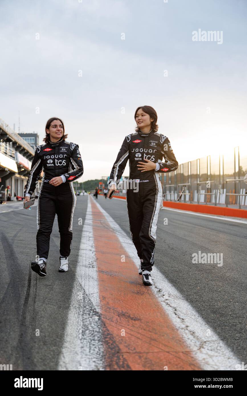 Valencia, Spain. 31st Oct 2025. Jamie Chadwick & Juju Noda of Jaguar ...