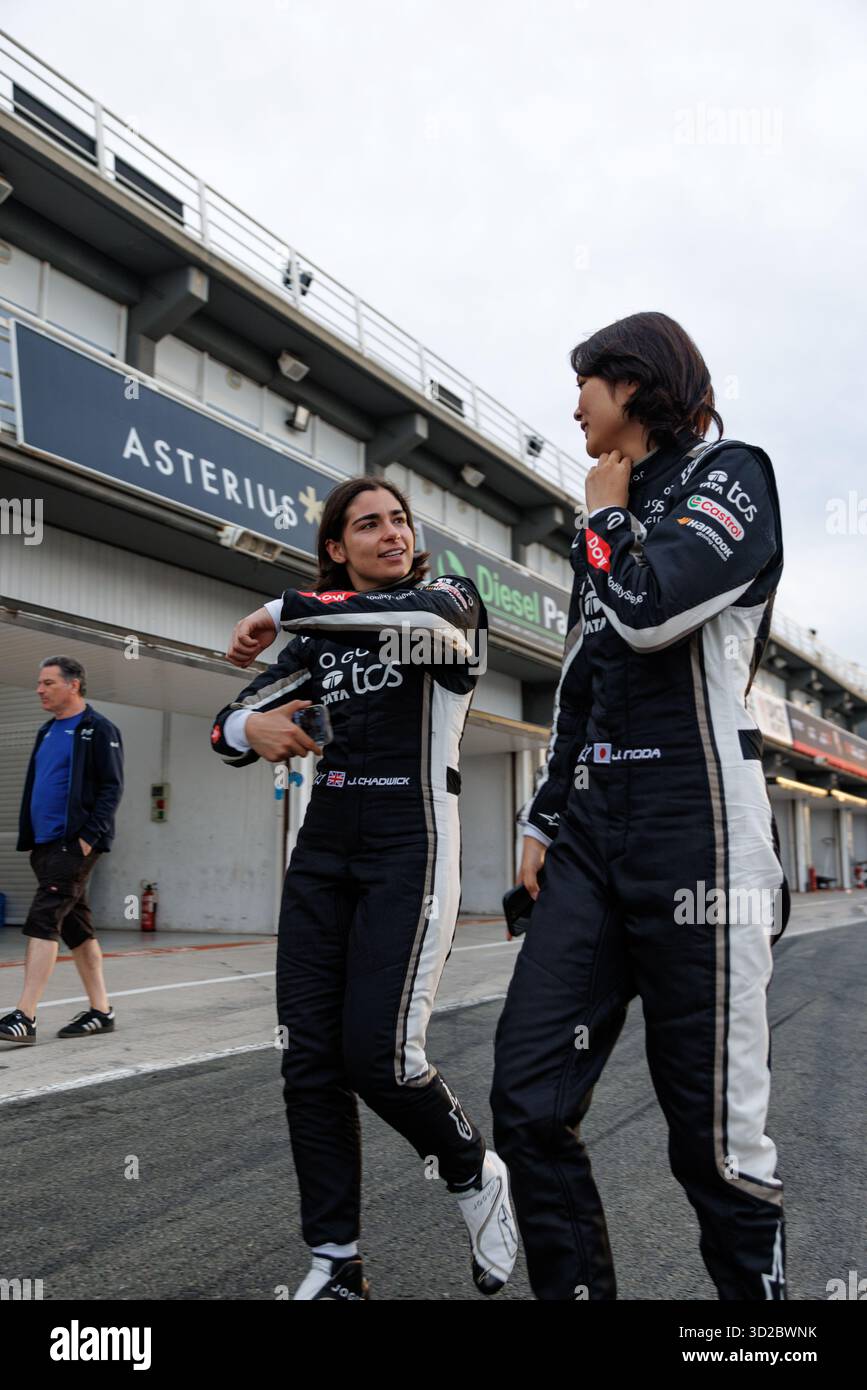 Valencia, Spain. 31st Oct 2025. Jamie Chadwick & Juju Noda of Jaguar ...