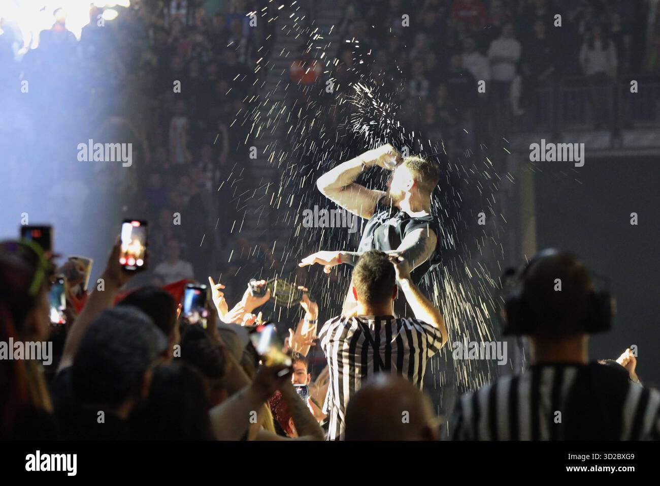 31.10.2025, Nils Wehowsky aka Finch, Rapper, im Konzert live in der Uber Arena, Berlin, Hip Hop ...