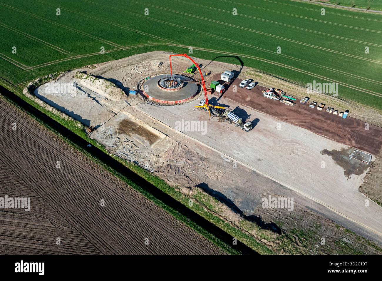 Windkraft - Repowering, Fundament und Aufbau einer Windkraftanlage ...