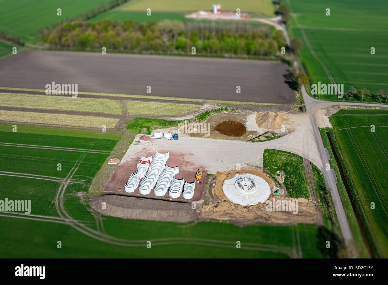 Windkraft - Repowering, Fundament und Aufbau einer Windkraftanlage ...