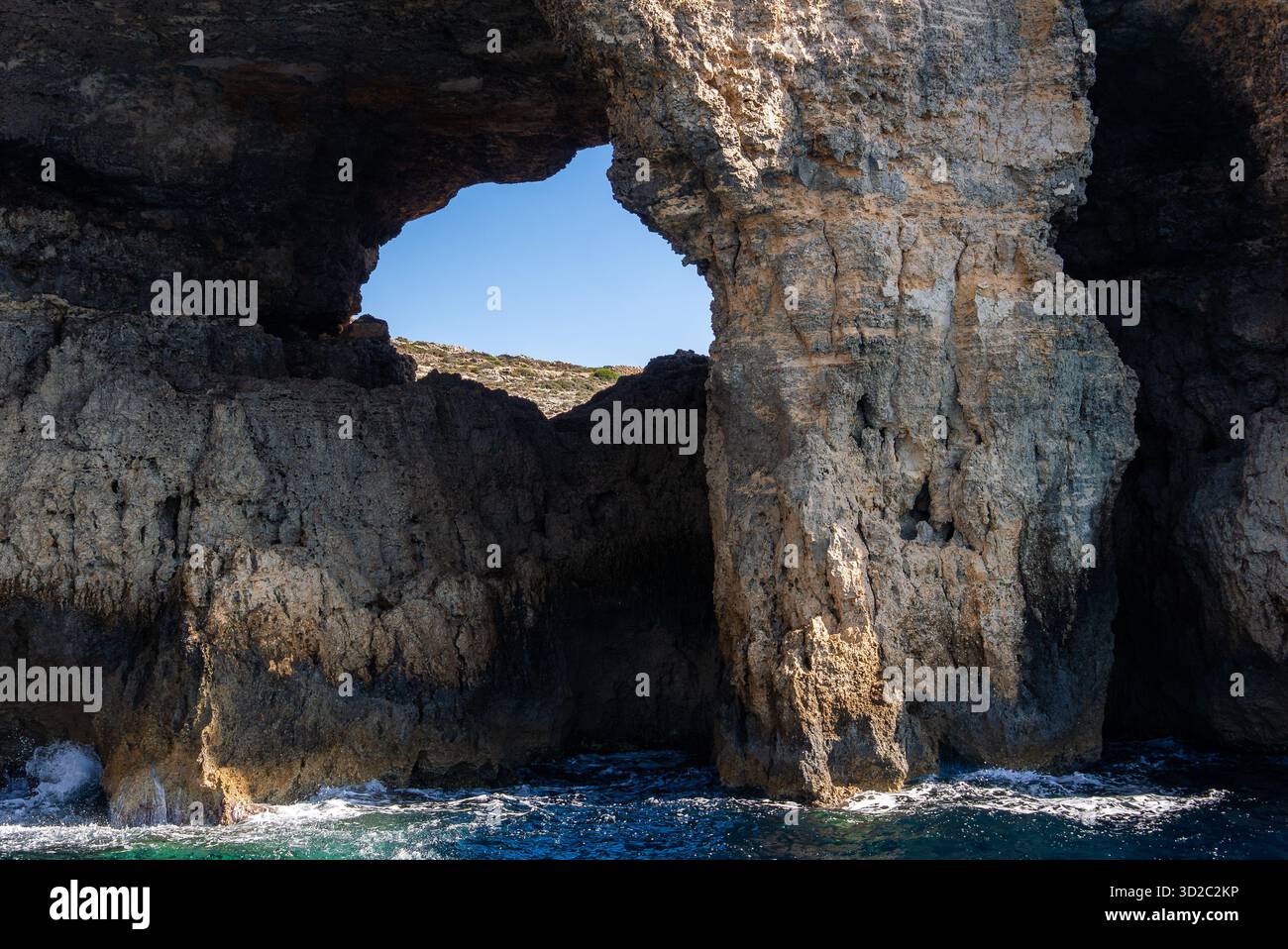 Limestone sea arch in hi-res stock photography and images - Alamy