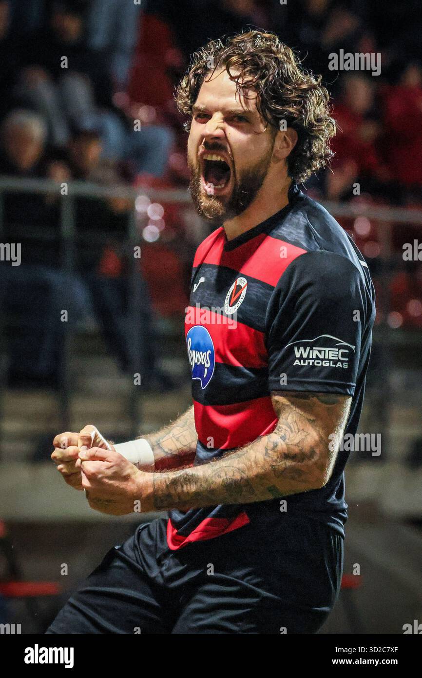 Jubel bei Lex-Tyger Lobinger (Viktoria K?ln, 9) ; K?ln, 31.10.2025, 13. Spieltag der 3. Fu?ball ...