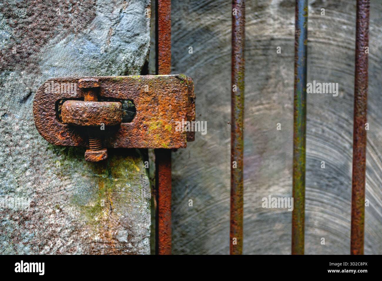 Old fashioned gate latch hi-res stock photography and images - Alamy