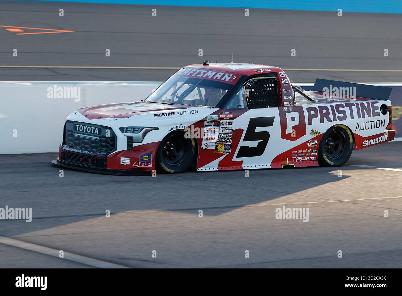 AVONDALE, AZ - OCTOBER 31: Toni Breidinger (#5 TRICON Garage Pristine ...