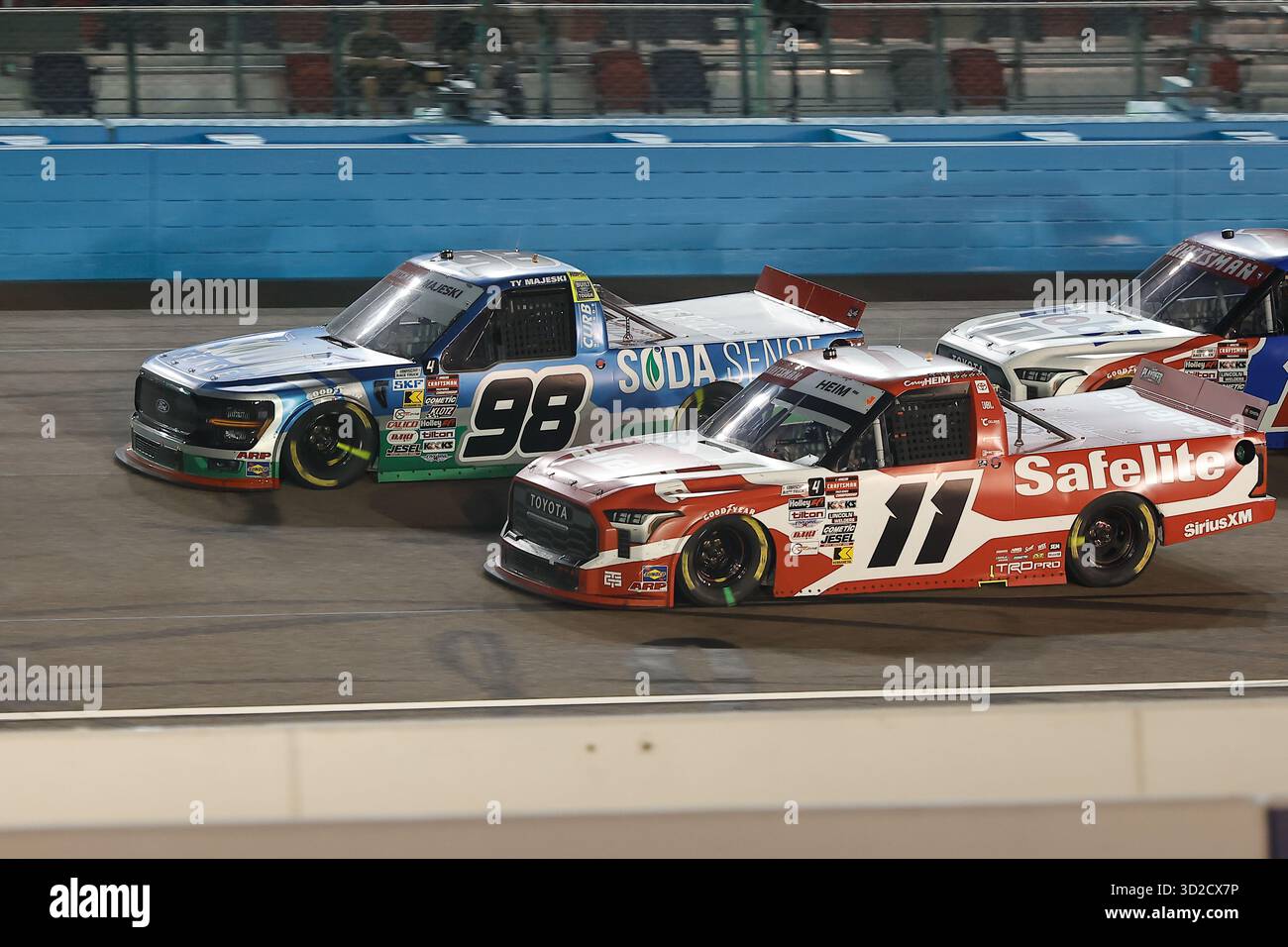 AVONDALE, AZ - OCTOBER 31: Ty Majeski (#98 ThorSport Racing Soda Sense ...