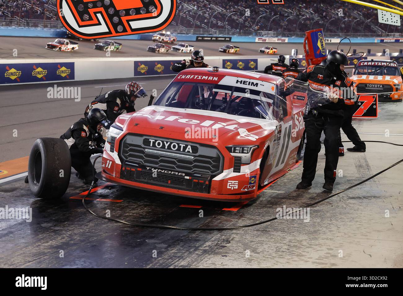 AVONDALE, AZ - OCTOBER 31: The pit crew of Corey Heim (#11 TRICON ...