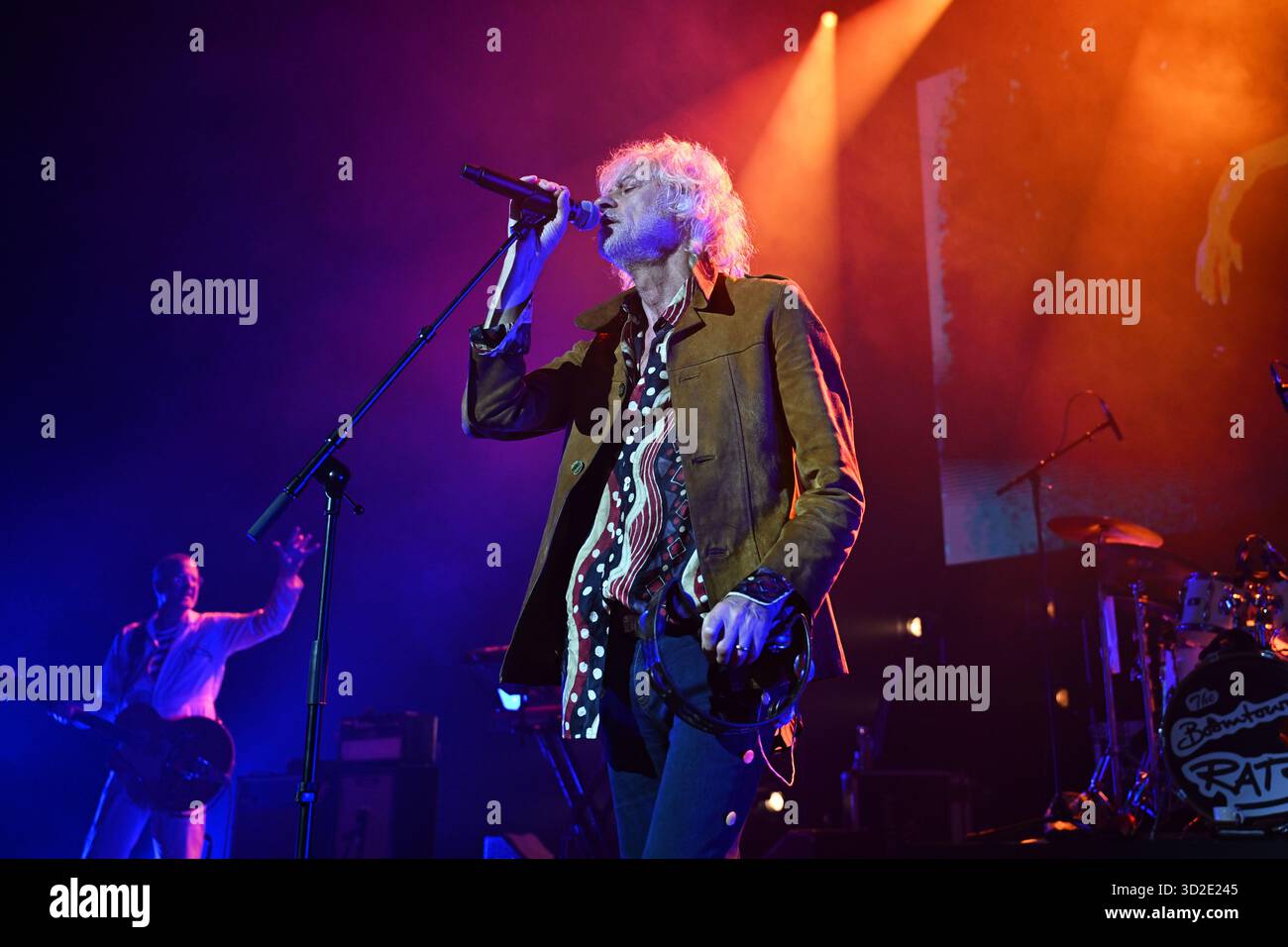 LONDON, ENGLAND - OCTOBER 31: Bob Geldof of ‘The Boomtown Rats ...