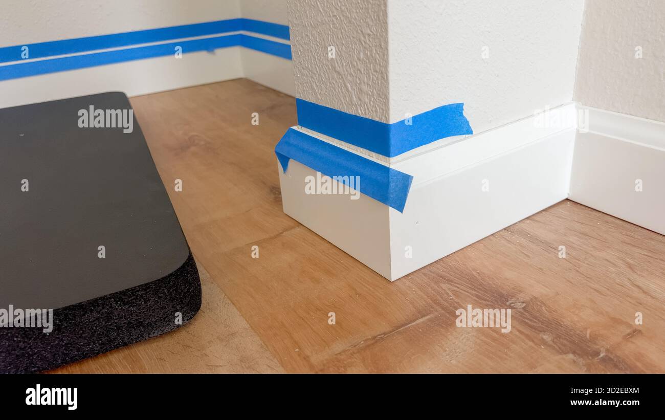 Column base painting prep hi-res stock photography and images - Alamy