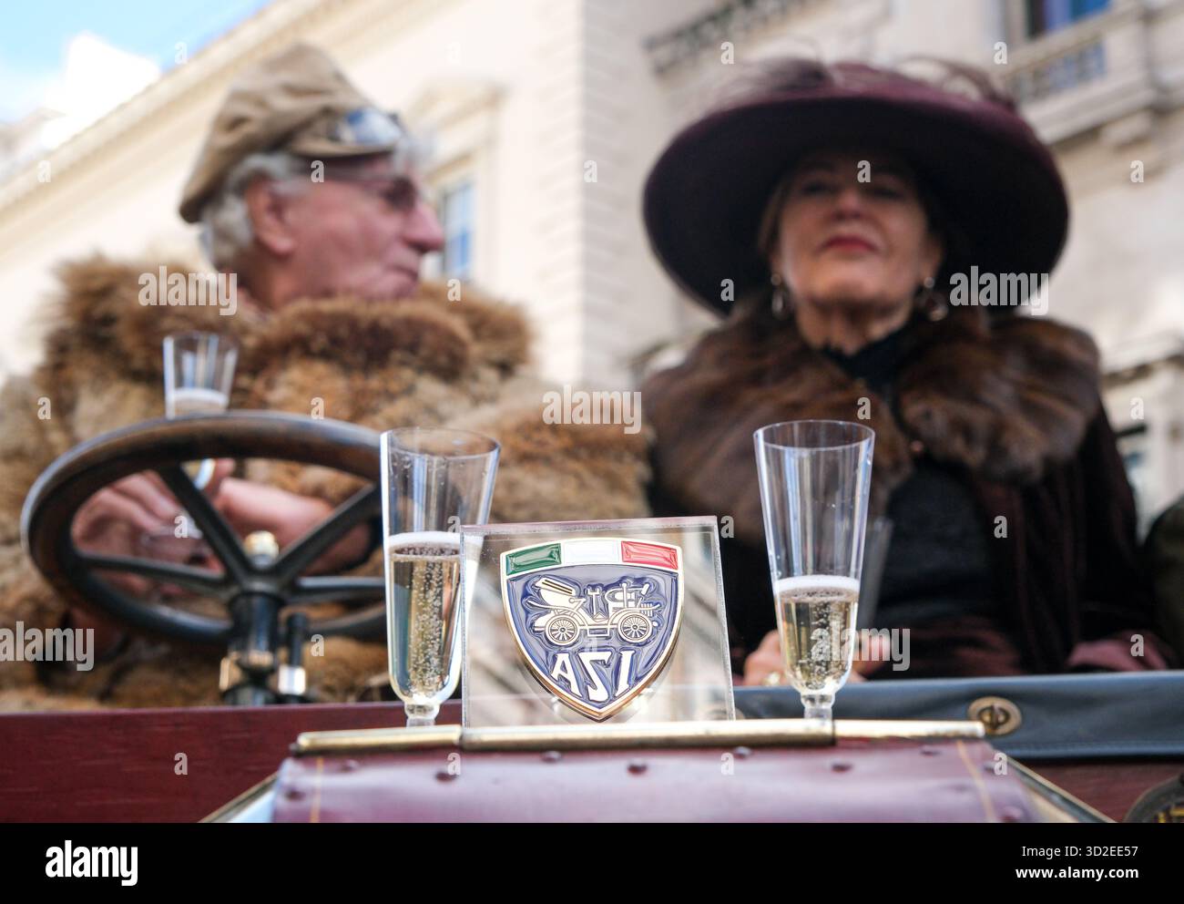 London, UK. 1st Nov 2025. Cars on Pall Mall ahead of the London to ...
