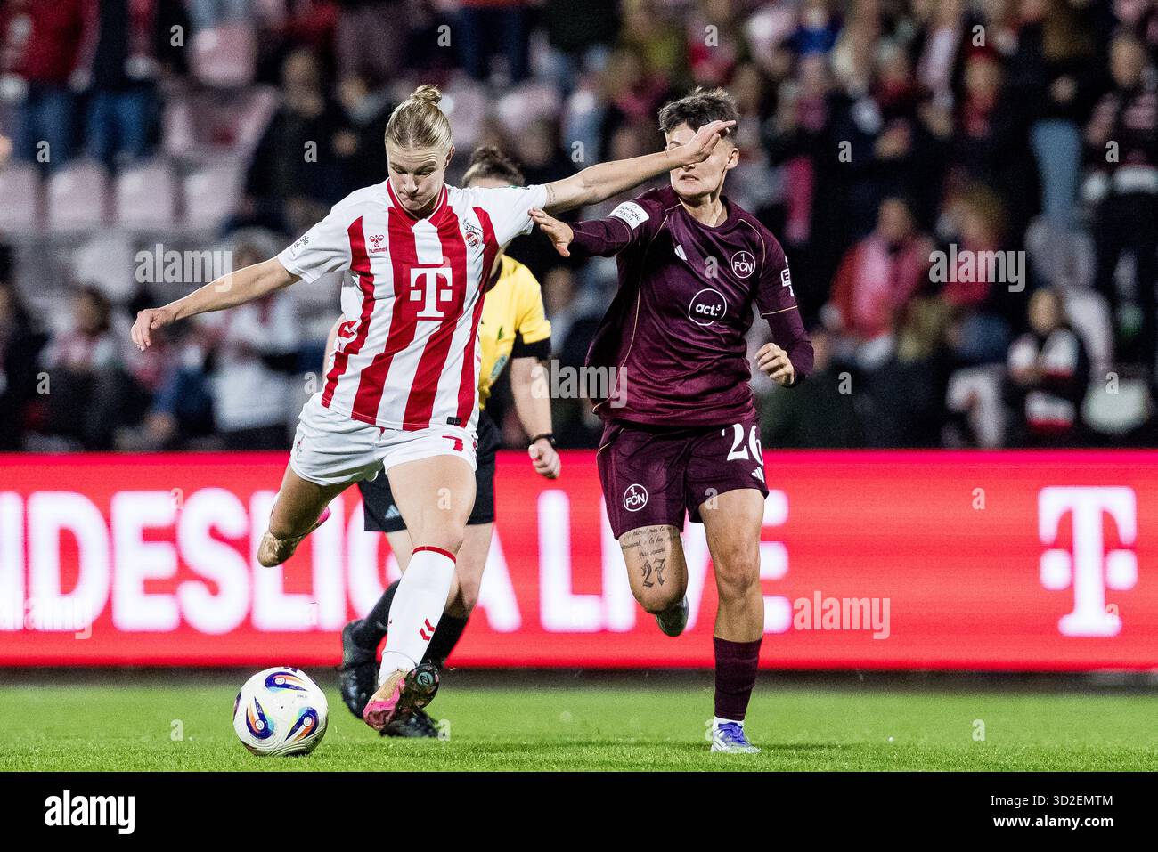 Zweikampf Anna-Lena Stolze (1. FC K?ln, 7), Aneta Polaskova (1. FC N?rnberg, 26) Google Pixel ...