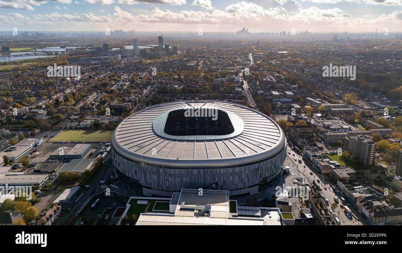 Tottenham Hotspur Stadium, London, UK. 1st Nov, 2025. Premier League ...