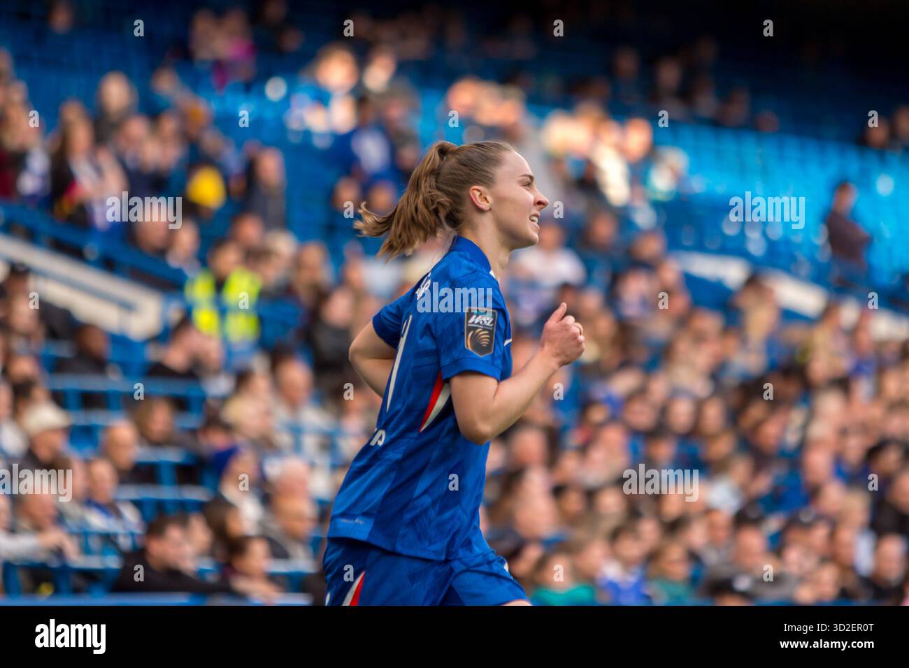 Fulham, England, 1st November 2025 Niamh Charles (21 Chelsea) in action during the FA Womens ...