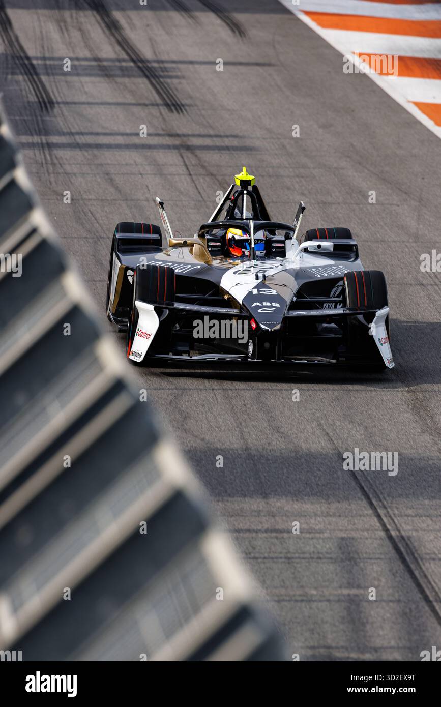 Valencia, Spain. 31st Oct 2025. Jamie Chadwick of Jaguar TCS Racing ...