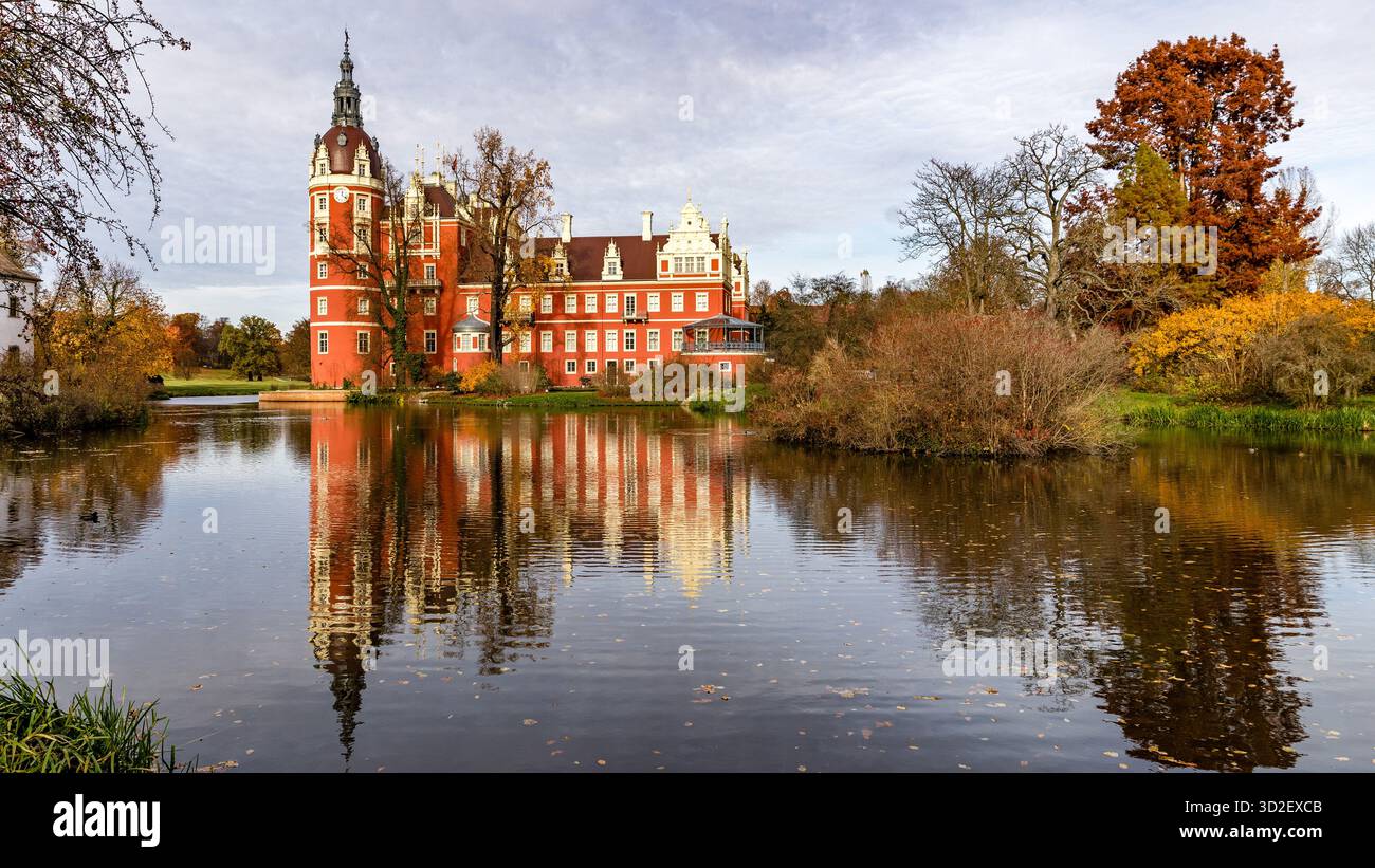01 November 2025, Saxony, Bad Muskau: The New Palace in Fürst Pückler ...