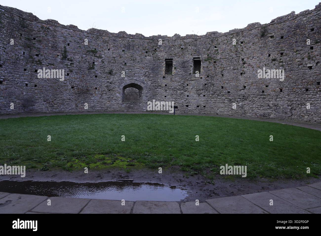Interiors of Cardiff castle show fort architecture at its best with ...