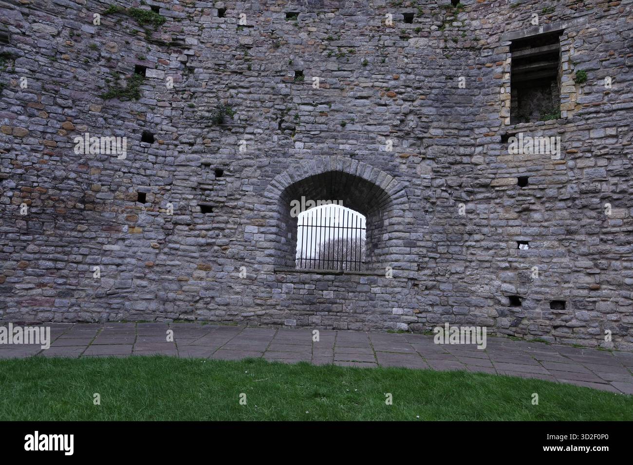 Interiors of Cardiff castle show fort architecture at its best with ...