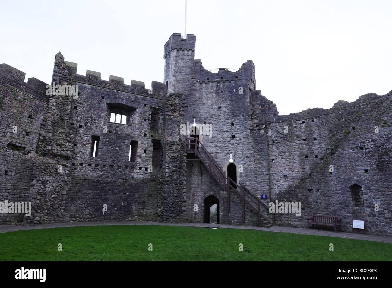 Interiors of Cardiff castle show fort architecture at its best with ...