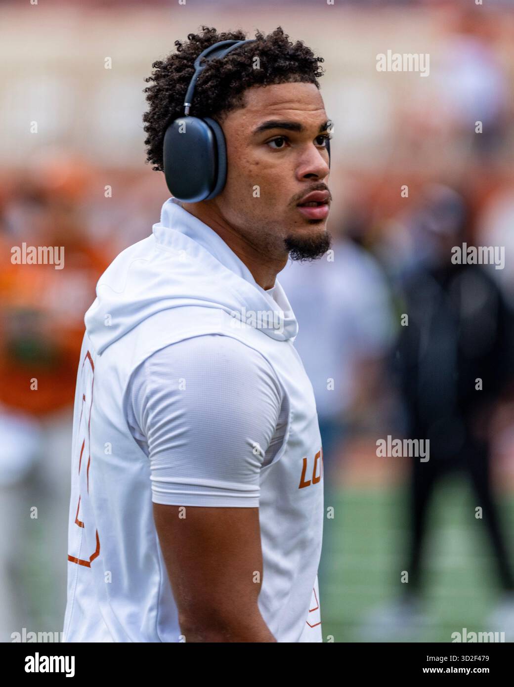 Texas, USA. 1st Nov, 2025. DeAndre Moore Jr (0) of the Texas Longhorns ...