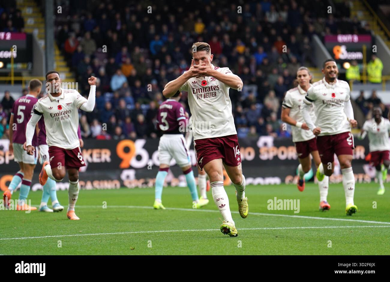 Arsenal's Viktor Gyokeres celebrates scoring their side's first goal of ...