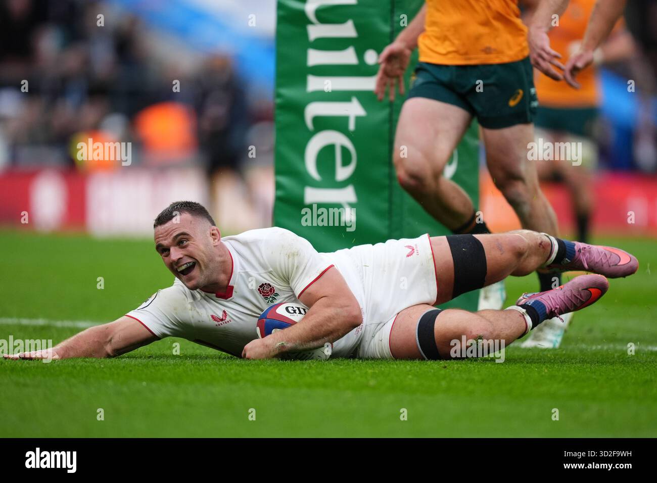 England’s Ben Earl scores his sides first try of the game during the ...