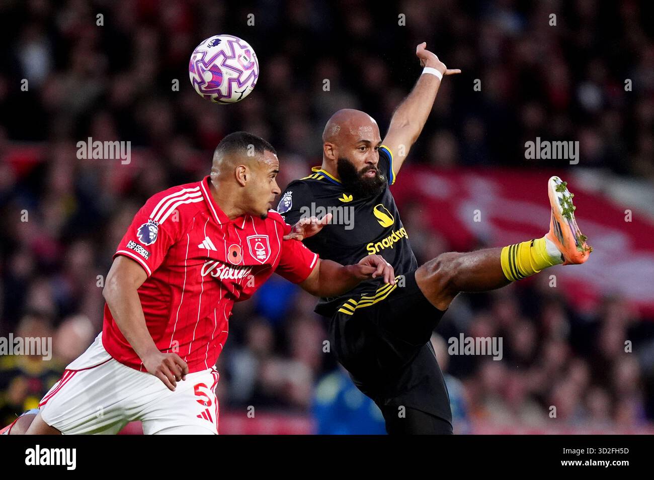 Manchester United's Bryan Mbeumo (right) and Nottingham Forest's ...