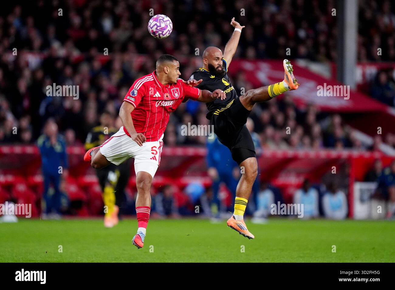 Manchester United's Bryan Mbeumo (right) and Nottingham Forest's ...