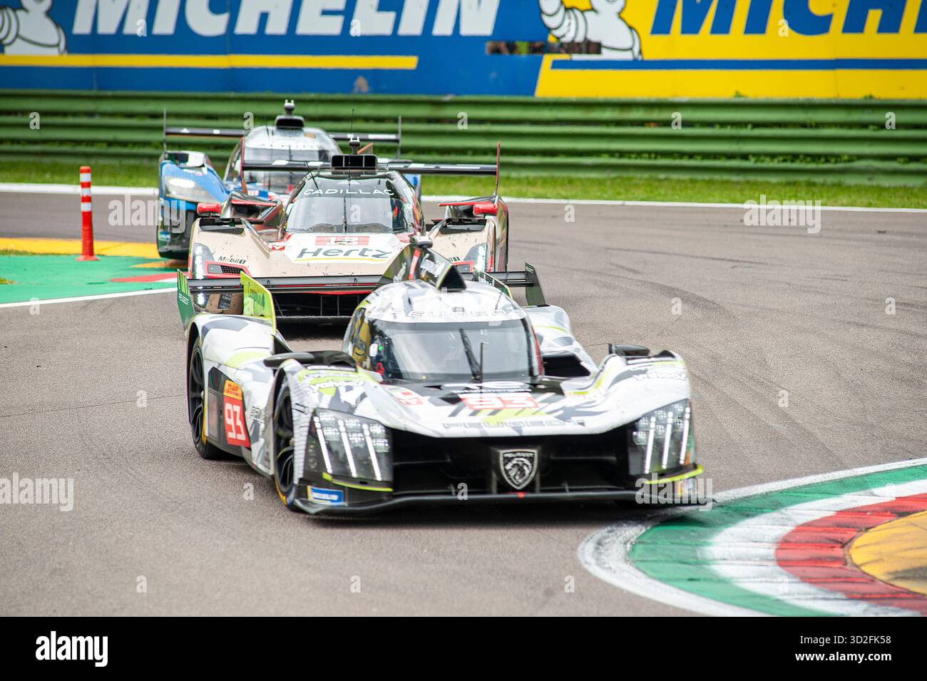 Peogeut hypercar hi-res stock photography and images - Alamy