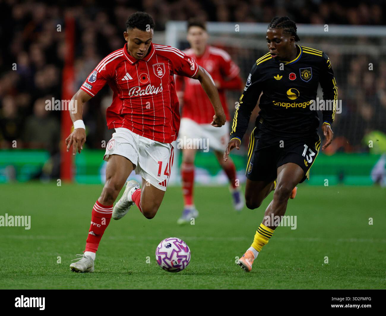 Manchester United's Patrick Dorgu (right) and Nottingham Forest's Dan ...