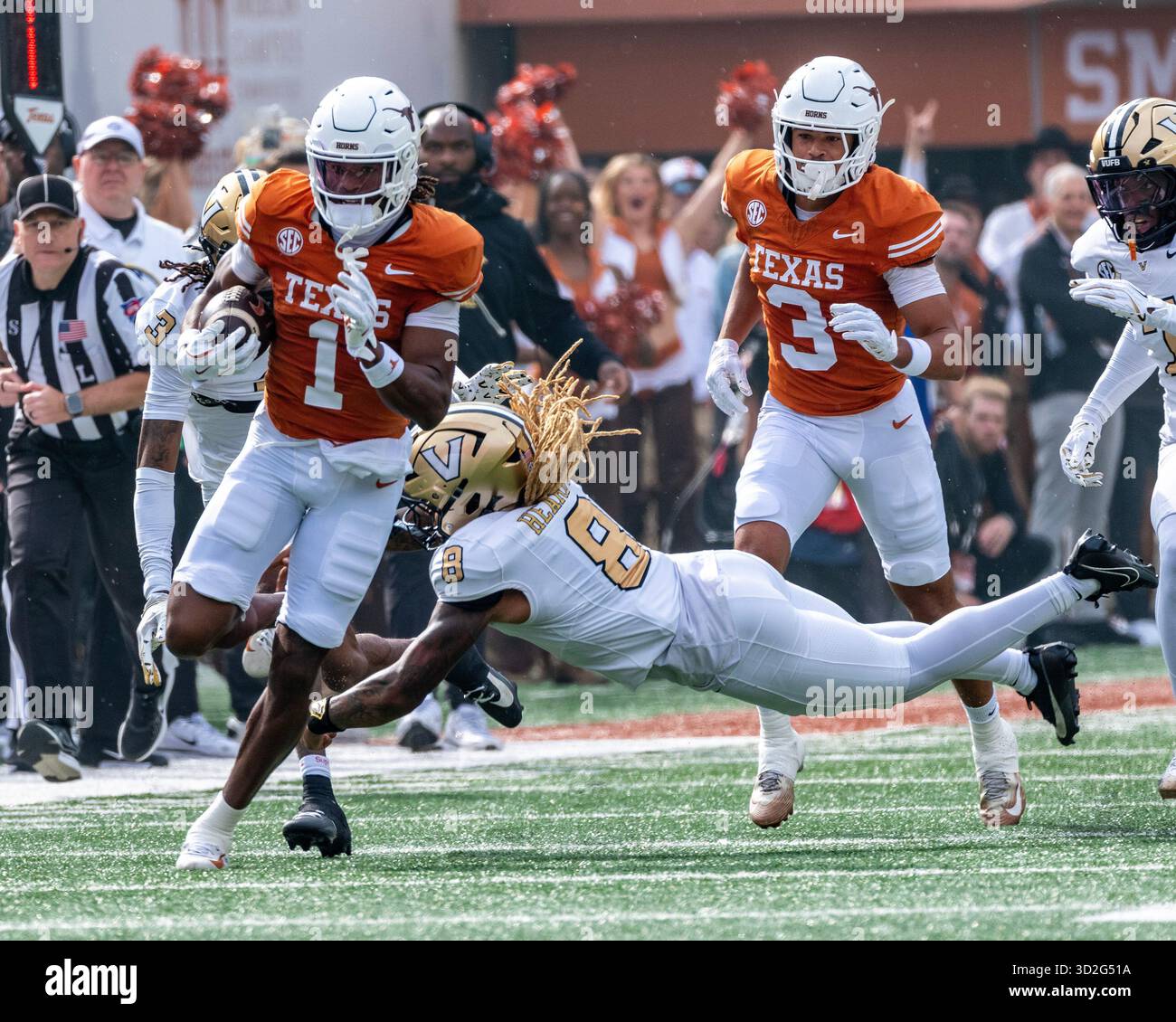 Nov 1, 2025. Ryan Wingo (1) of the Texas Longhorns in action vs the Vanderbilt Commodores at DKR ...