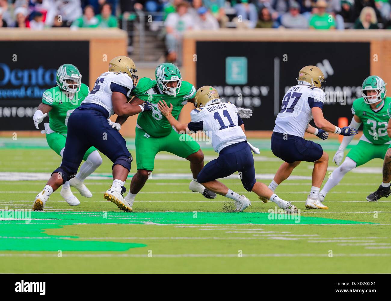 November 01, 2025:.Navy Midshipmen quarterback Blake Horvath (11) is ...