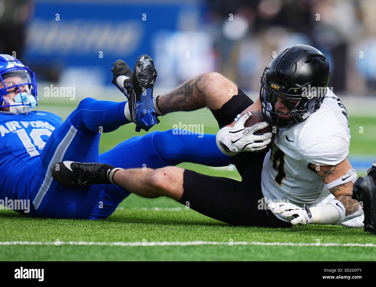 Army safety Gavin Shields (14) intercepts a pass intended for Air Force ...