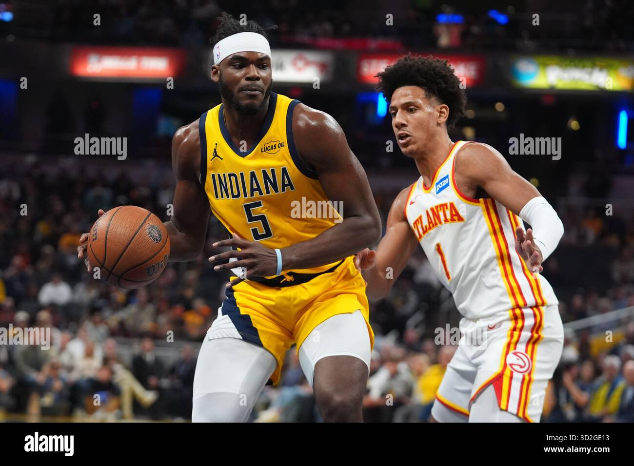 Indiana Pacers' Jarace Walker (5) goes to the basket against Atlanta ...