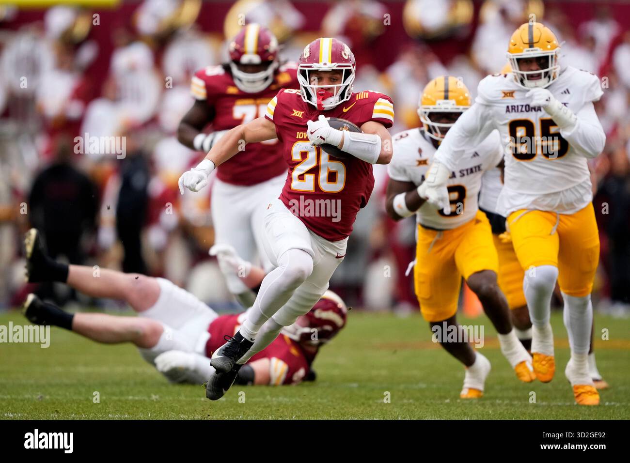 Iowa State running back Carson Hansen (26) runs from Arizona State ...