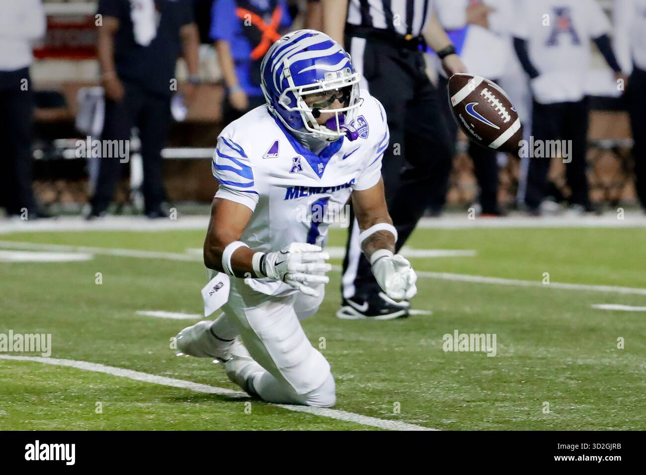 Memphis wide receiver CJ Smith bobbles the reception against Rice ...
