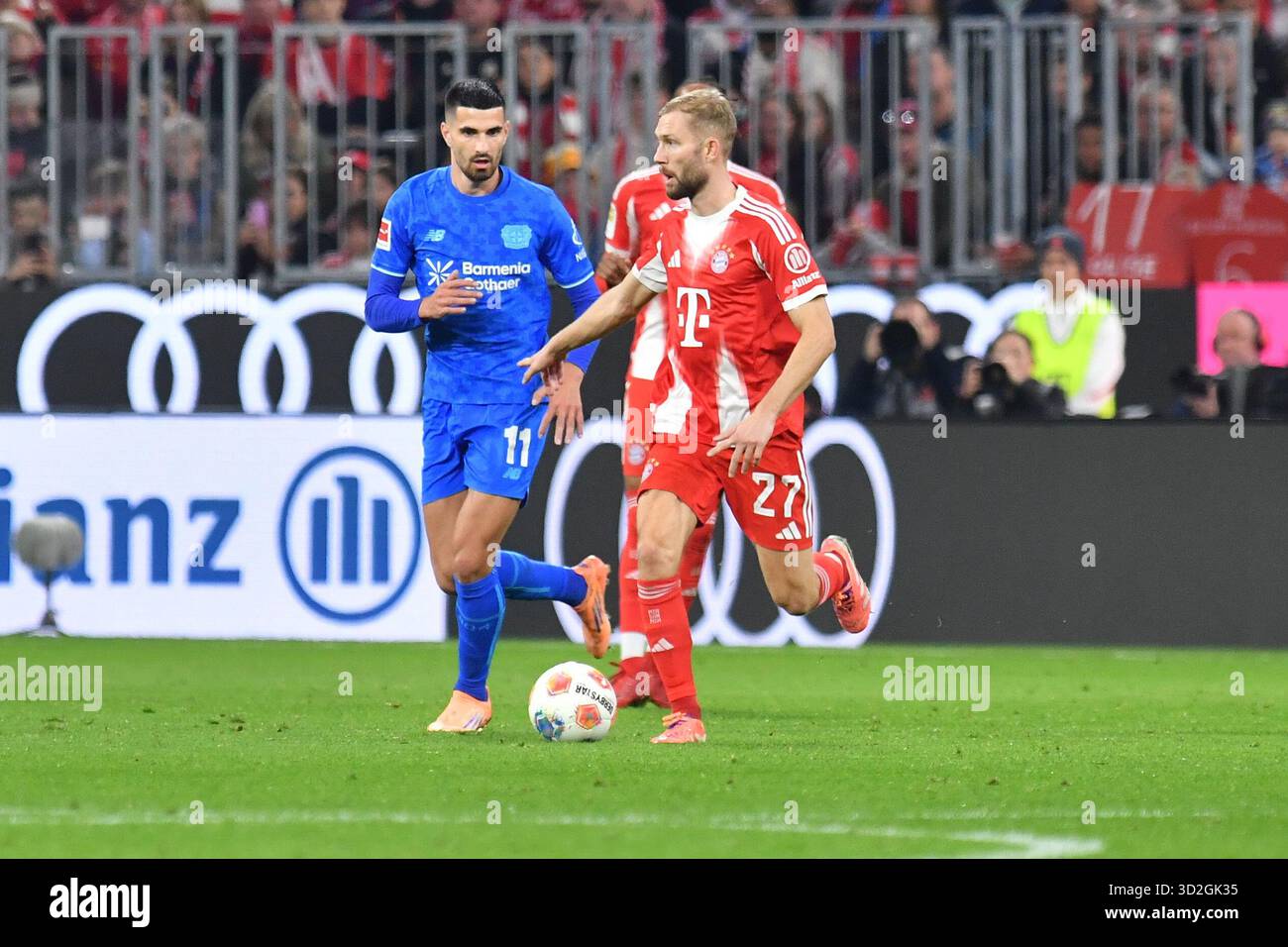 MUNICH, GERMANY - NOVEMBER 1: Martin Terrier of Bayer 04 Leverkusen and ...